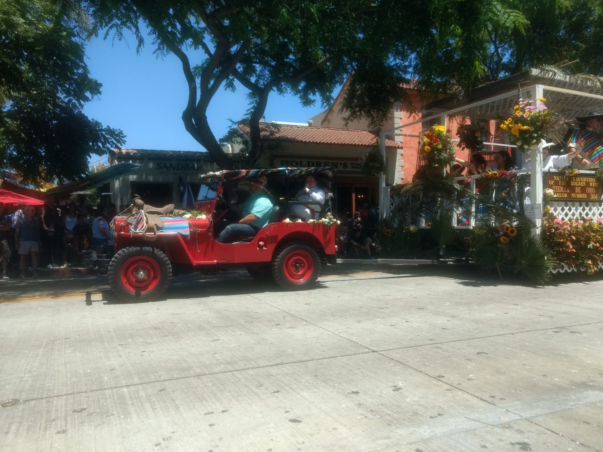 Santa Barbara Fiesta Parade Float Build – Santa Barbara 4WD Club